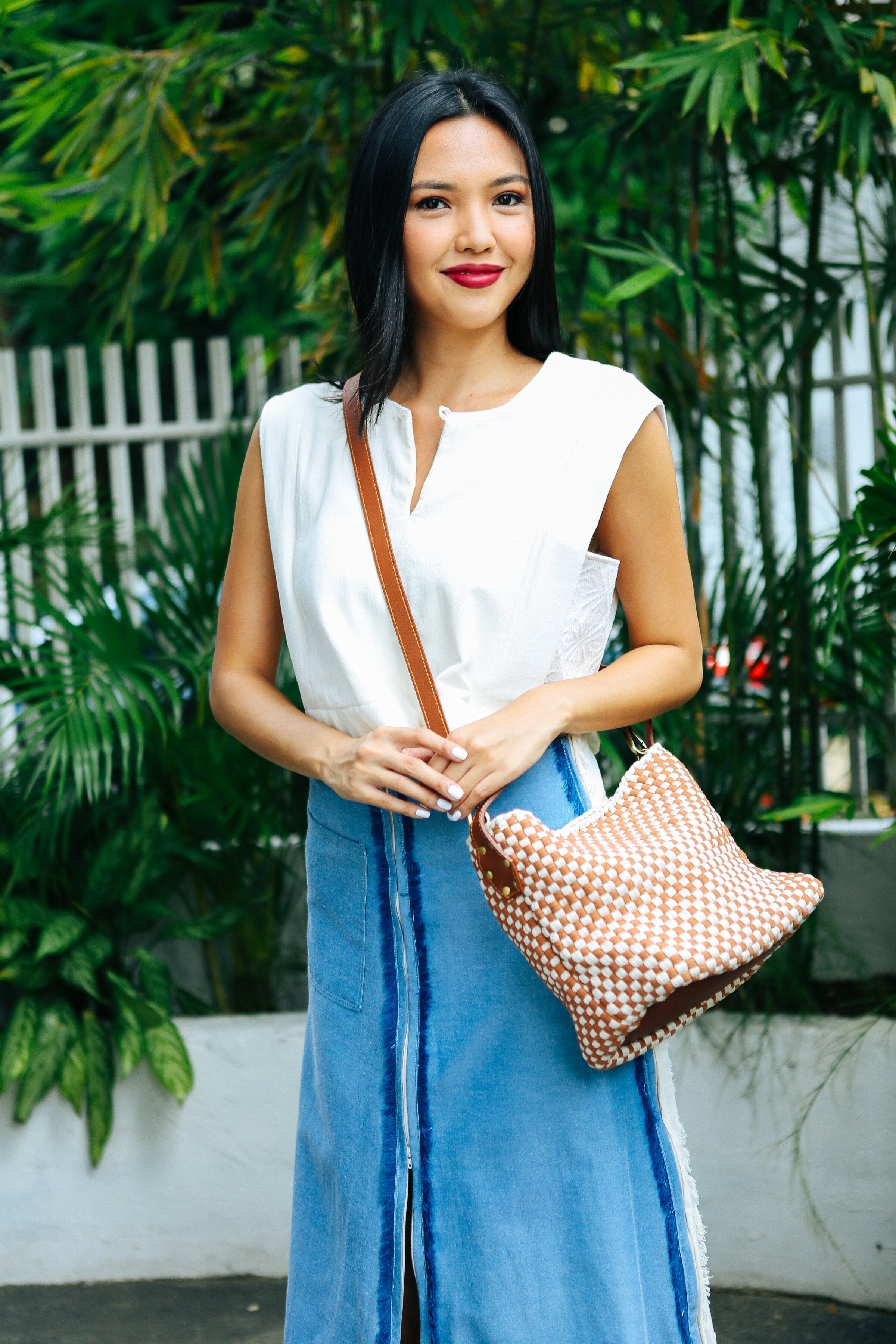 Buslo Mini Checkerboard Tan & Beige with Longer Handle