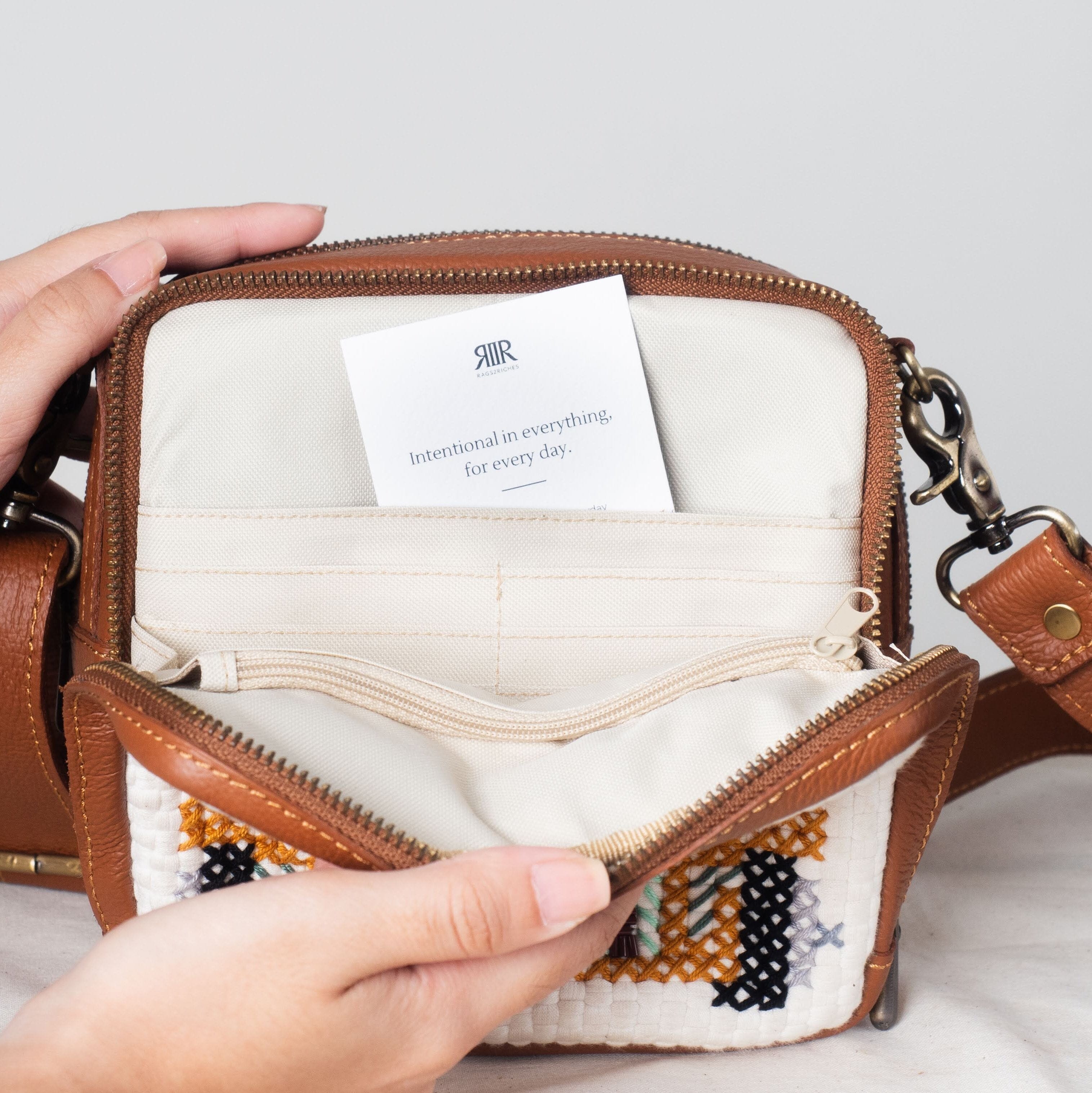 Biyahe Baunan Tan & Beige