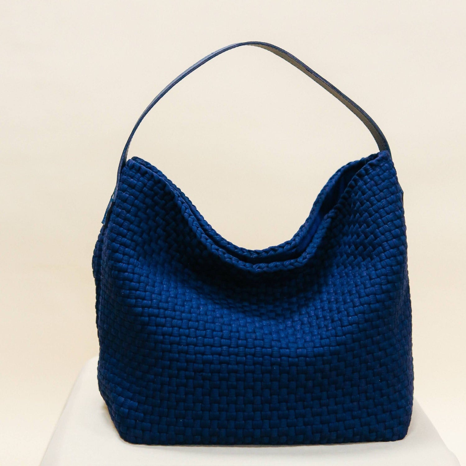 Buslo Monochrome Navy